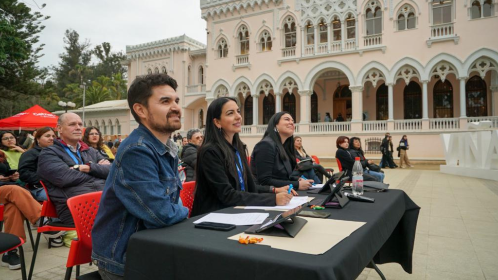 La gerente general CRCP, Marcela Pastenes, participó como jurado en el ...